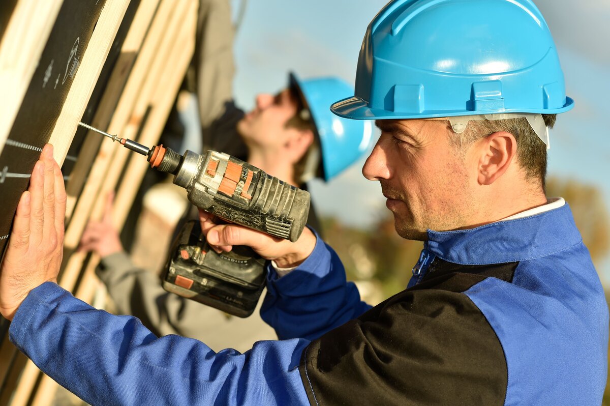 How to store power tool batteries: A comprehensive guide - EMBS